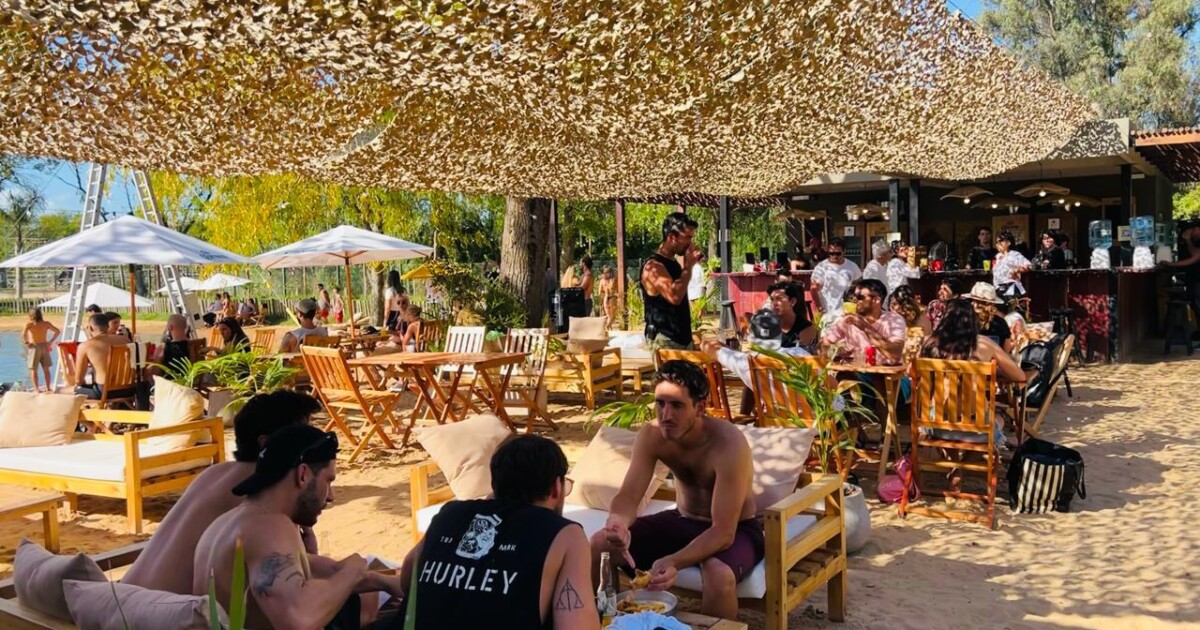 Así es Native, el beach club de moda ubicado en medio de la Provincia ...