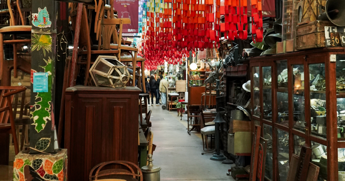 Mercado de Pulgas: un paseo entre tesoros que cautiva a locales y ...