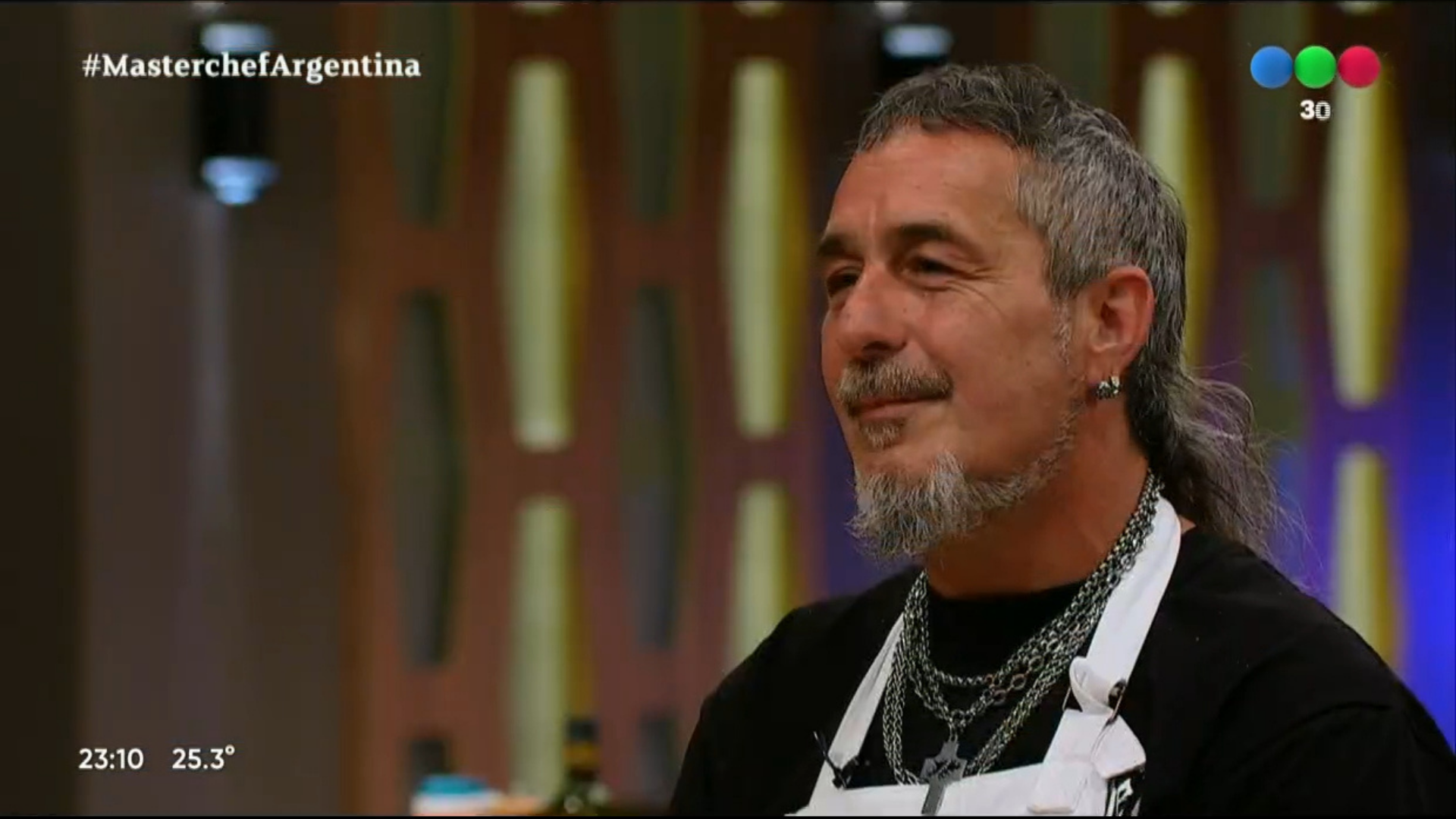 El Mono cocinó pollo frito en MasterChef y se llevó una ‘cachetada’ del ...