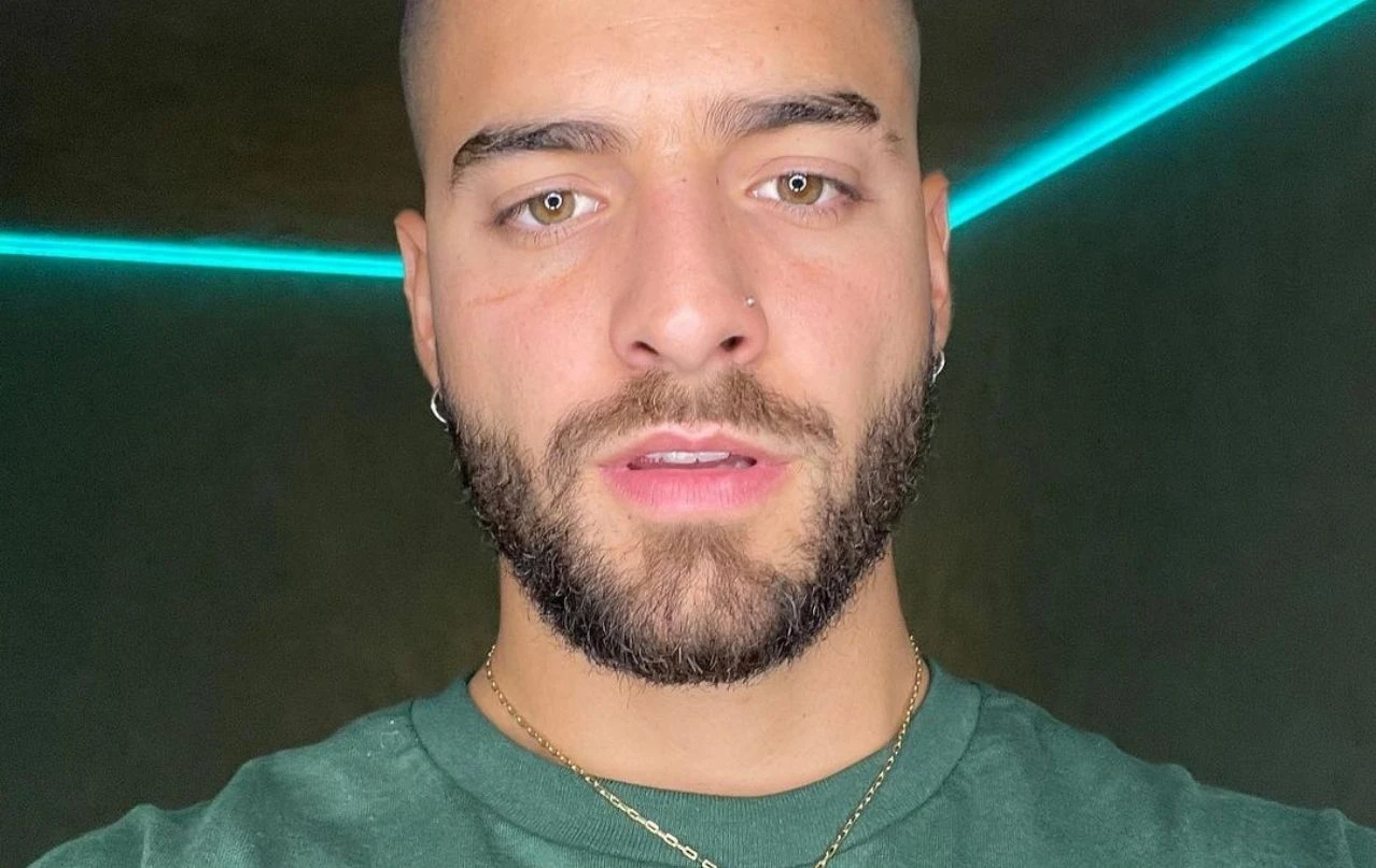 ¡De otra galaxia! El increíble reloj de diamantes que ostentó Maluma ...