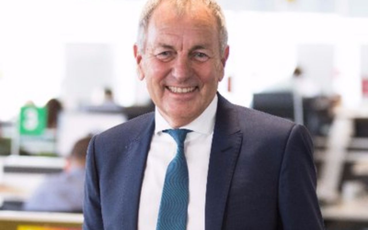 Quién es Peter Done, el multimillonario que nació en una villa inglesa ...