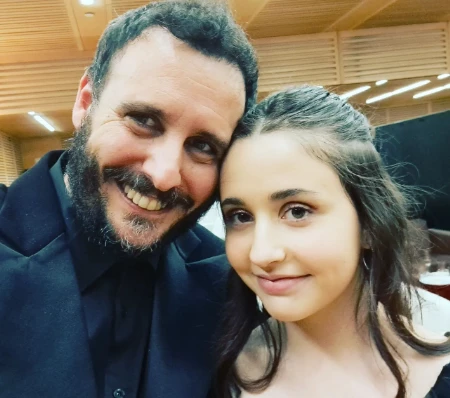 A los 12 años, Renata Lerman, la hija del director de la película El ...