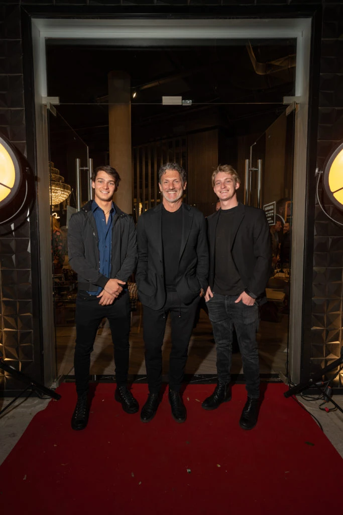 Benjamin Vicuña y Camila Homs coincidieron en la inauguración de Bang ...