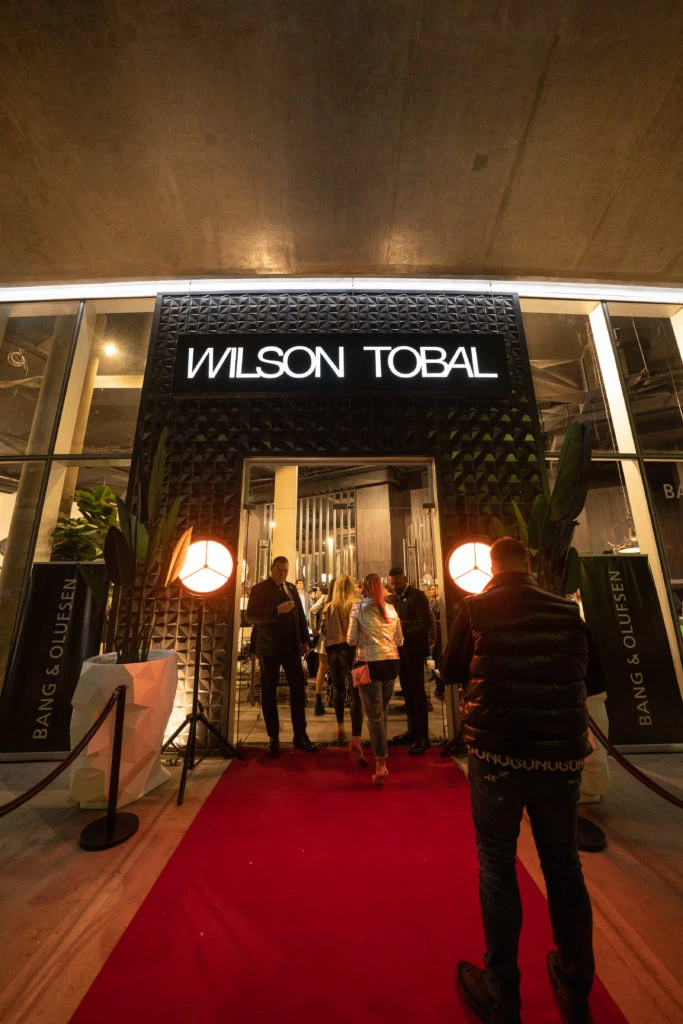 Benjamin Vicuña y Camila Homs coincidieron en la inauguración de Bang ...