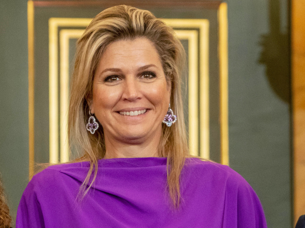 Máxima Zorreguieta se impone con un look ultravioleta de pies a cabeza ...