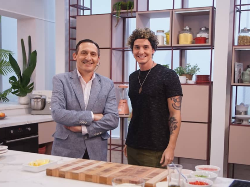 Quién es Facundo, el hijo de Paulo Kablan, que se suma al "El hotel de los famosos" como chef ...