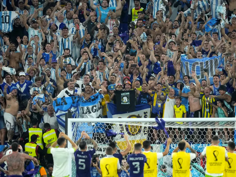 La hinchada argentina fue nominada al premio "afición del año" por la ...
