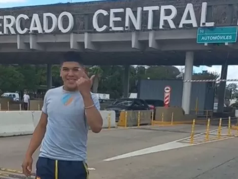 El emotivo regreso de Thiago al Mercado Central después de su paso por ...