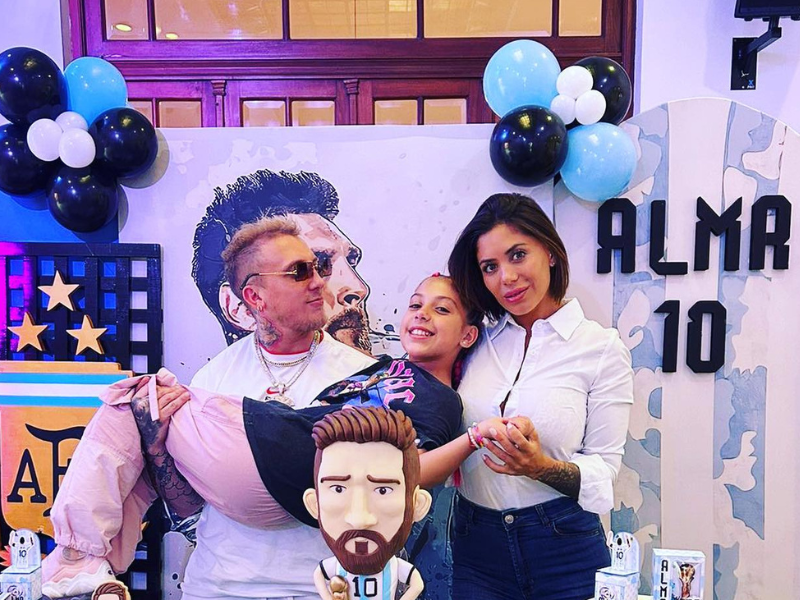 En fotos: El cumpleaños "mundialista" de Alma, la hija de El Polaco y ...