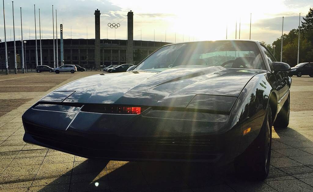 El fenómeno KITT: protagonizó una serie en los ’80 y anticipó la ...