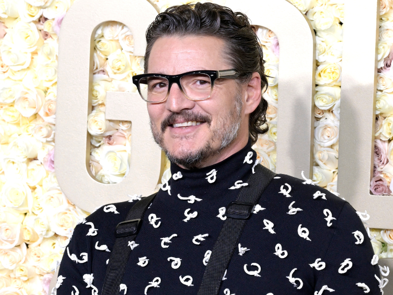 Pedro Pascal deslumbra en los Golden Globes 2024: las claves de su look ...
