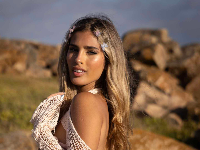 Las mejores fotos de Juli Poggio en la Casa de Mar de la revista GENTE ...