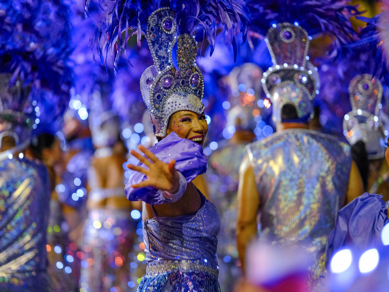 La magia del carnaval de Aruba que atrapó a Máxima Zorreguieta – GENTE ...