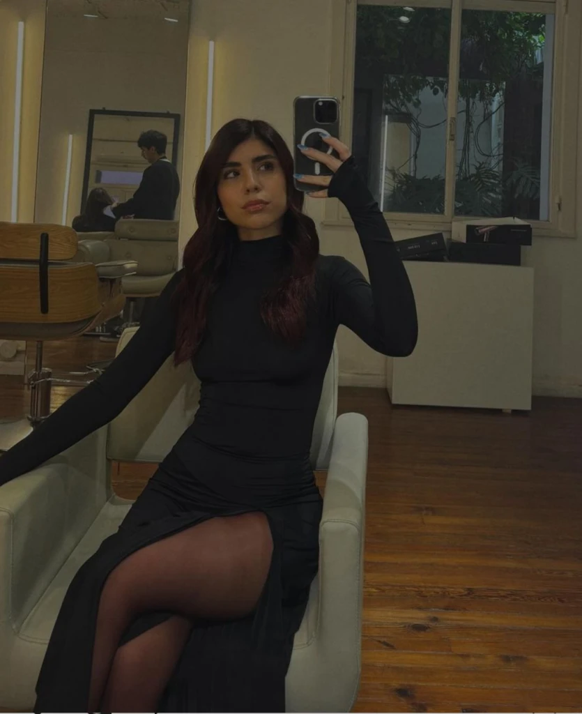 El explosivo nuevo look "cherry boom" de Cami Mayán que causó furor en redes – GENTE Online