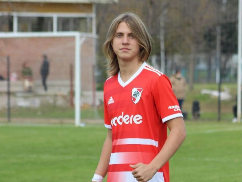 A 7 meses de separarse de Juli Fillol, Valentino López presentó nueva ...