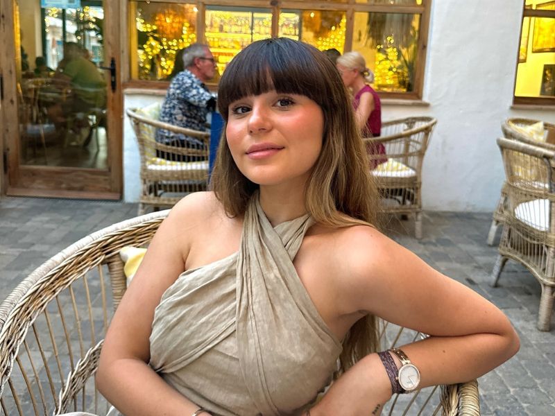 Eva García, la novia de Alejandro Garnacho, lanzó un millonario ...