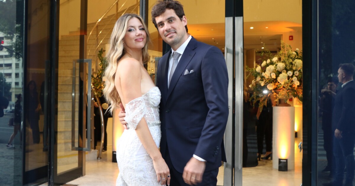 El sofisticado vestido de novia de Stephanie Demner en su boda con ...