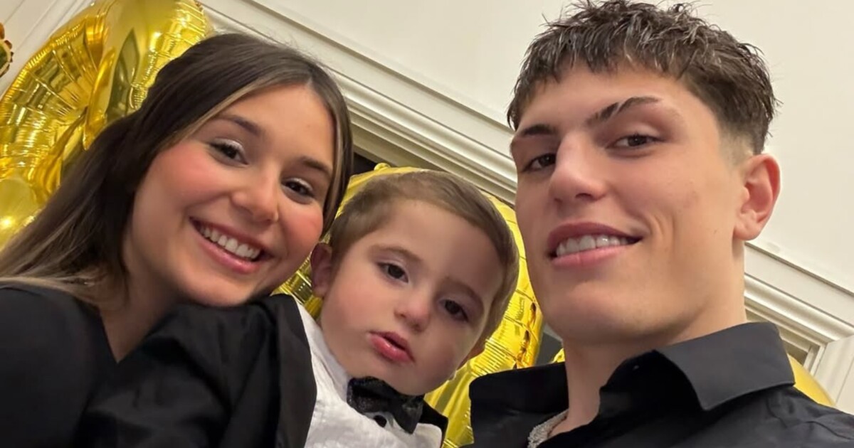 El tierno gesto de Alejandro Garnacho para llevar a su hijo y su pareja ...