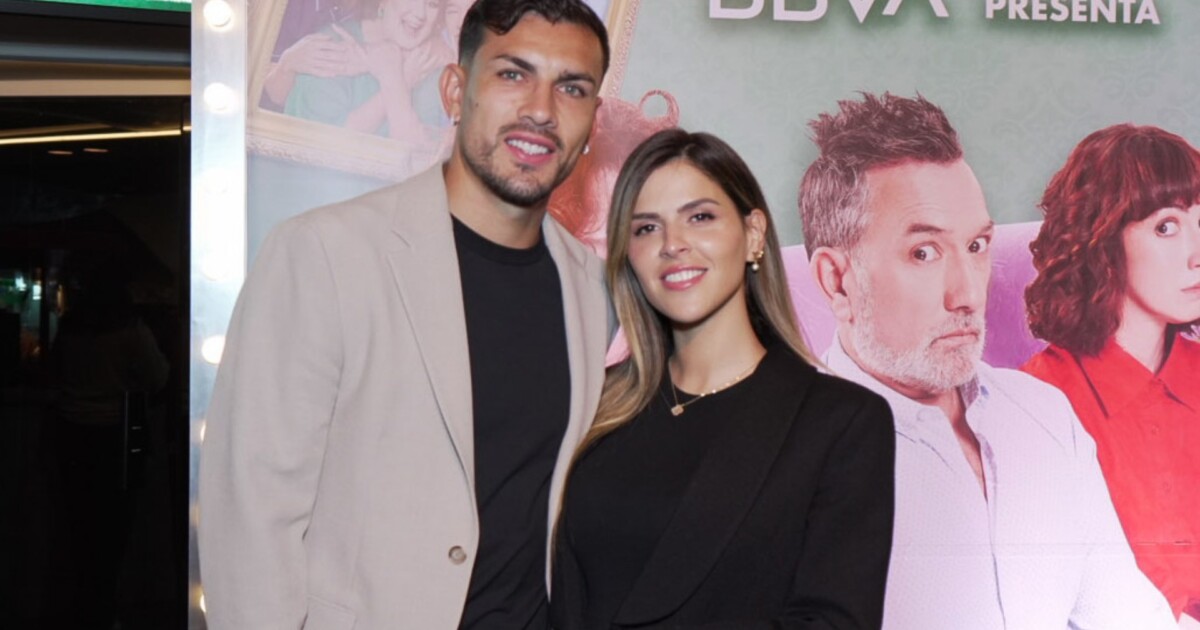 Leandro Paredes fue al teatro con Camila Galante y sorprendió con su ...