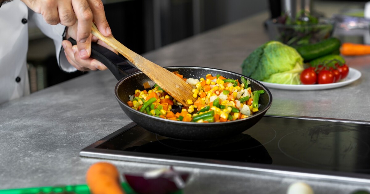 Cómo elegir la sartén ideal para cocinar carnes, vegetales o panqueques ...